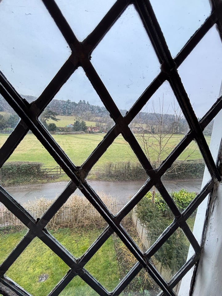 Charming Country Cottage With Lovely Views - Marlow