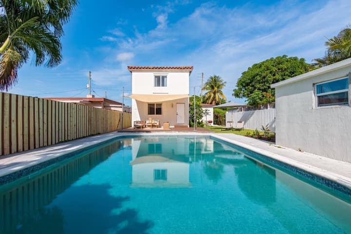 6br Villa W/ Pool, King Beds & Top Amenities! - Miami, FL