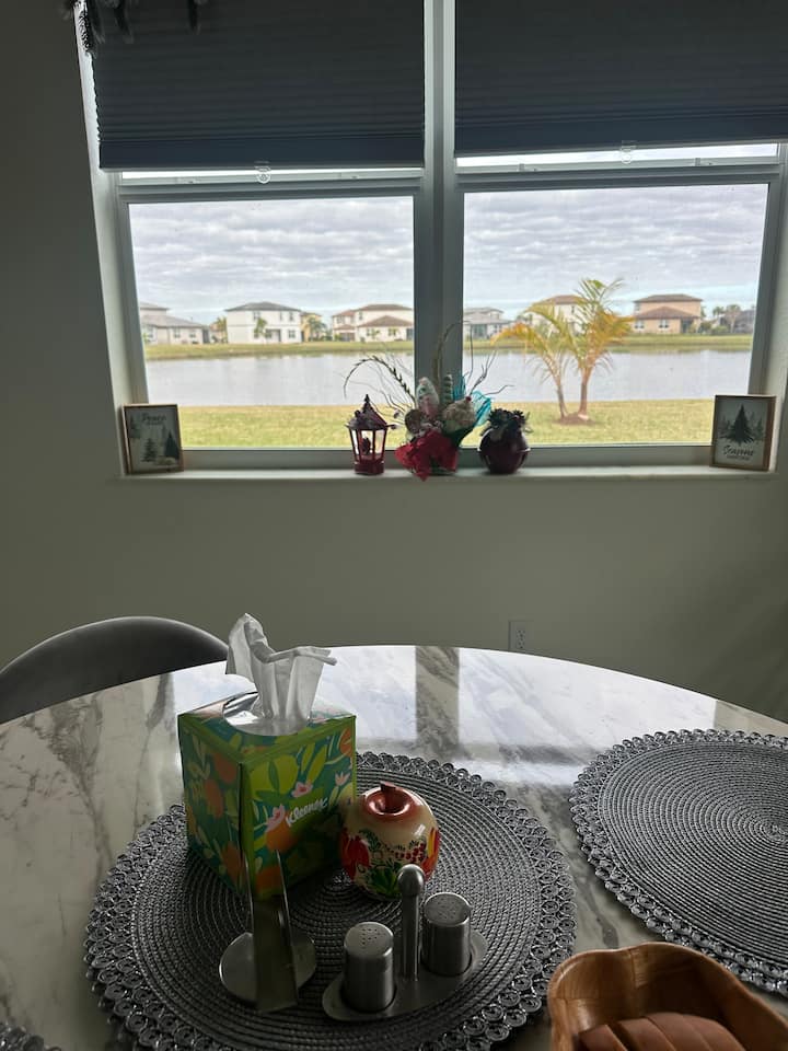 Room In Port St Lucie. Lake View House. - Port St. Lucie, FL