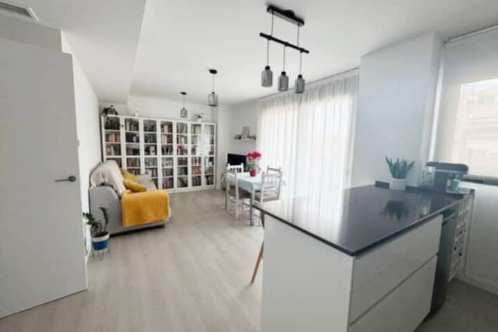 Habitación Luminosa Metro Cerca - L'Hospitalet de Llobregat
