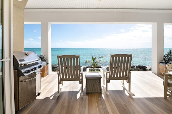 Seaside Escape: Oceanfront Home In Gated Community - The Bahamas