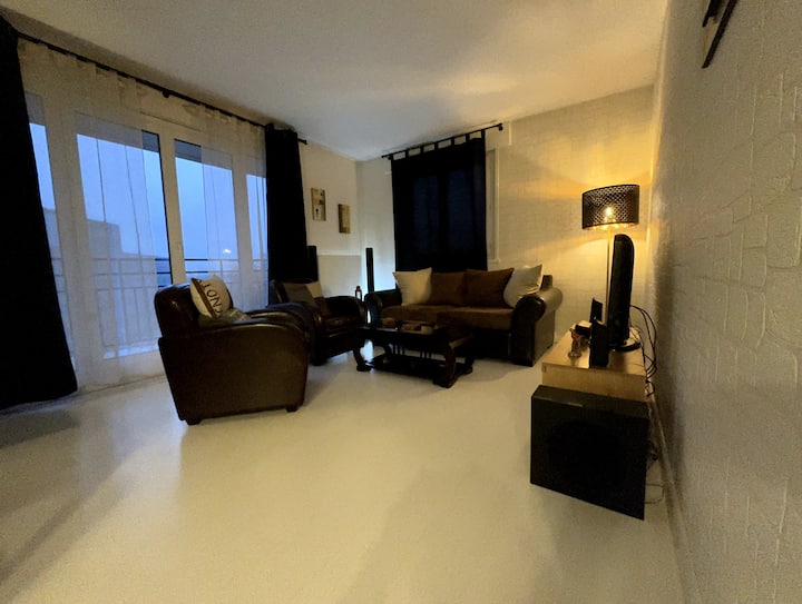 Joli F3 à 20 Minutes De Paris + Parking Gratuit - Nanterre