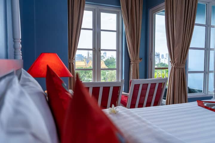 Royal Balcony View Frangipani Royal Palace - Phnom Penh