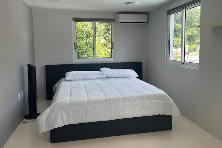 Central Comfort: Cozy Getaway - Curaçao