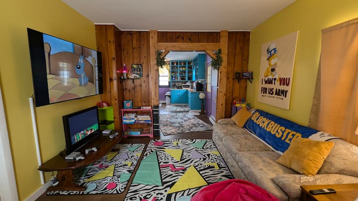 Retro Retreat - Manistee, MI