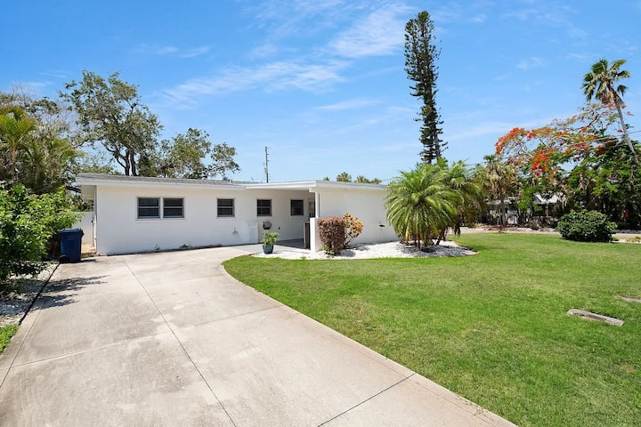 St. Pete Beach Home – 3br 2ba - St. Pete Beach, FL