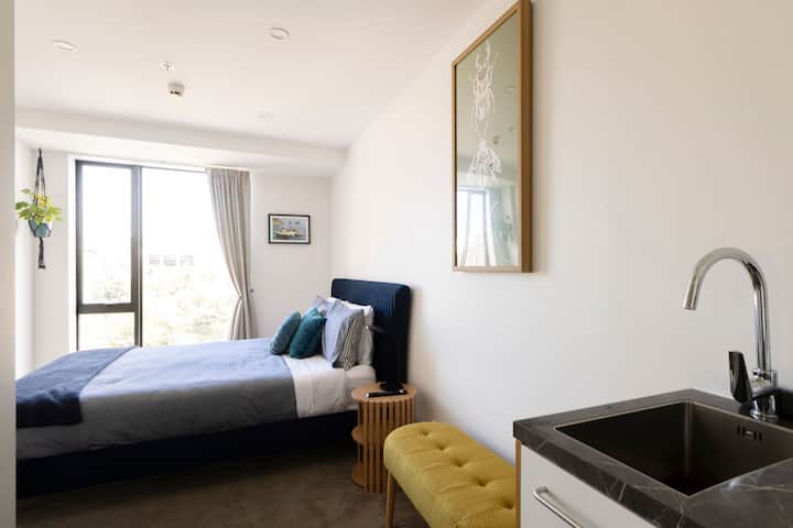 Chic City Studio | Live Like A Local Downtown - Wellington