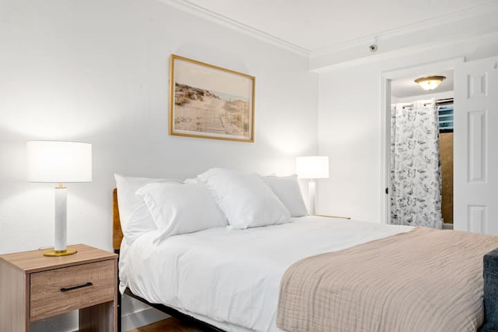 Steps To Waikiki Beach - Legal Rental W/ Kitchen - Honolulu, HI