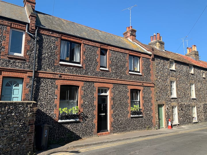 Bleak House Lodge, A Historic Seaside Cottage. - Broadstairs