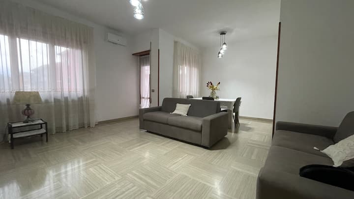 Appartamento Con Terrazzo - Fondi