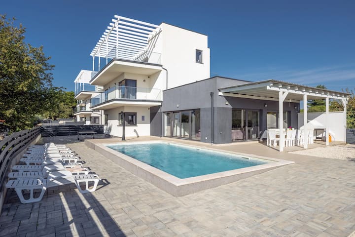 Villa Luna Near The Sea - Medulin