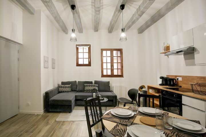 La Cabane : A L’ombre Des Vieilles Poutres - Tours