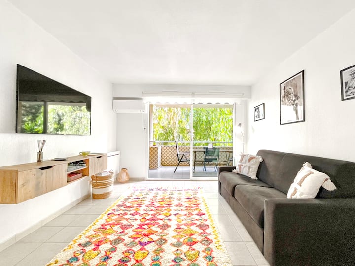 Cannes Estello - Logement Confort Terrasse Parking - ibis Cannes Centre