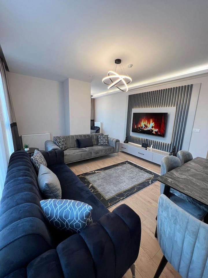 Yüksek Katta,balkonlu Lüks 2+1 - Sarıyer