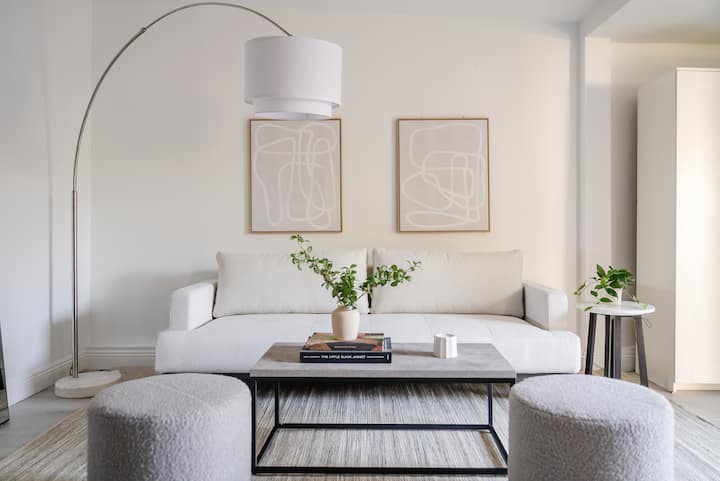 Modern Oasis In The Heart Of West Hollywood - Beverly Hills, CA