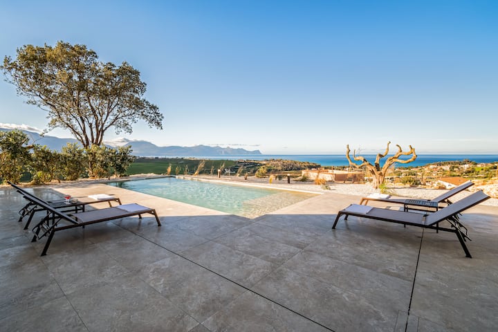 Villa Armonia: Coastal View With Private Pool - Balestrate