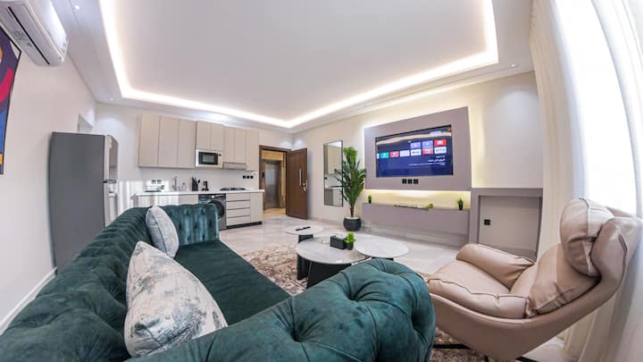 R404n Gorgeous Bedroom With Living Room - Djedda