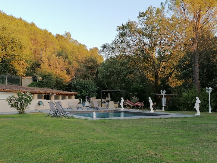 Maison Dans Un Cadre Paisible. - Cotignac