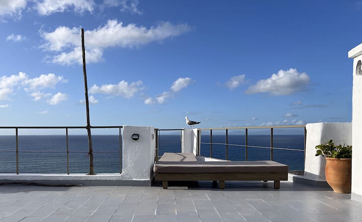 Vue Imprenable Sur Le Détroit. - Tangier