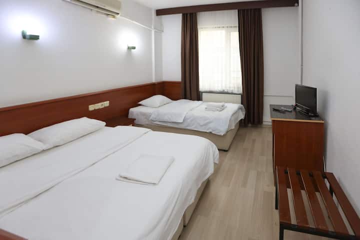 ÖZsoy Otel - İKi Kişilik ŞEhir Manzaralı Oda - Edremit, Balıkesir