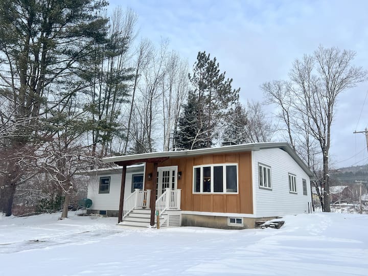 Riverfront Golf Getaway – Walk To Fox Run Golf! - Ludlow, VT