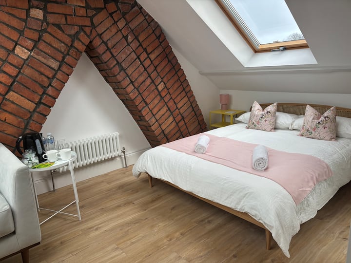 Cosy Room With En-suite - Near City Center - Cardiff