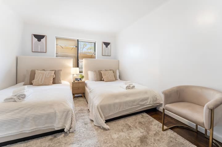 Stunning Modern Brooklyn Studios - Breezy Point - Queens NY