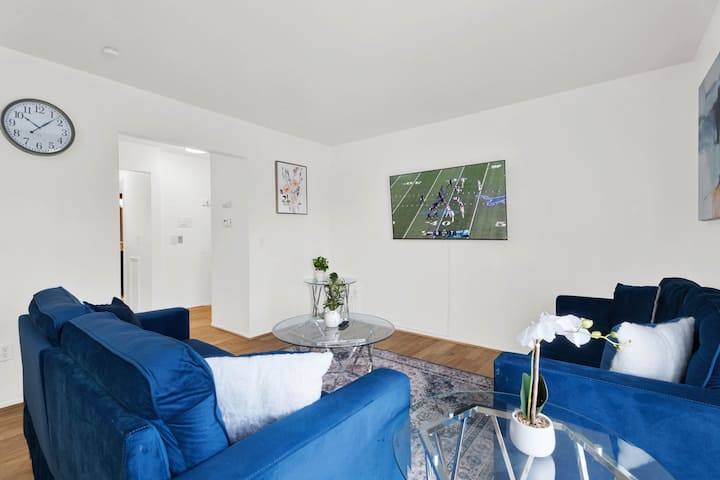 Charming 2br Balcony Apt Near Downtown – Sleeps 5 - Southfield, MI