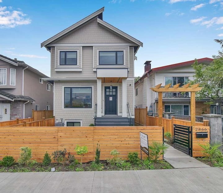 Room Close To Home - Vancouver