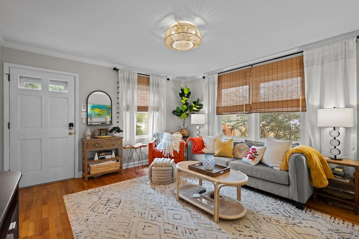 Stylish Mid-century Haven! Walk To Uncw-3mi Beach - Wilmington, NC