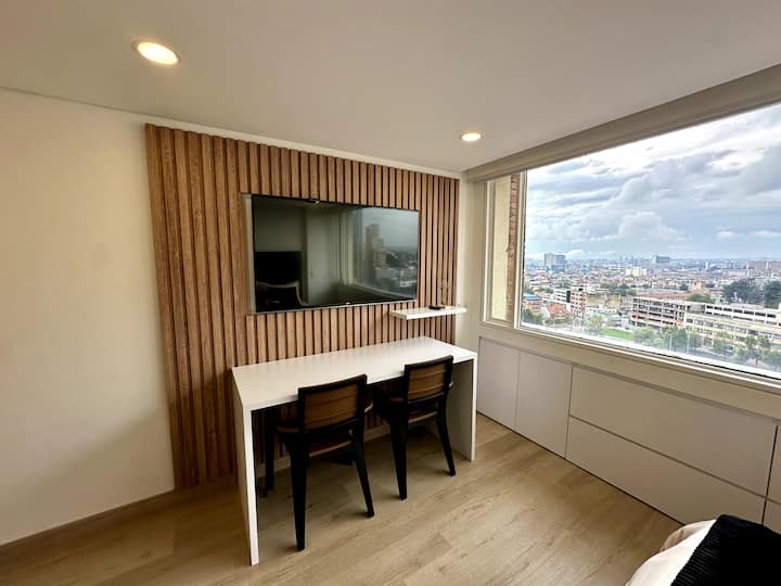 Estudio Moderno Con Vista A La Ciudad Muy Central - Bogotá