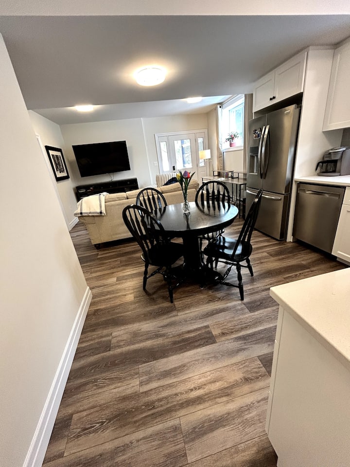 Betty's B&b - Main Suite - Fergus