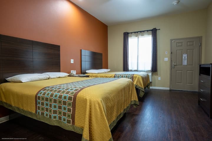 Budget 2 Queen Room - Cedar Park, TX
