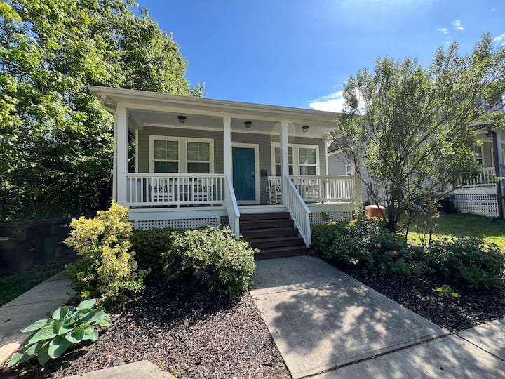 Miami Moon ~ All Access To Durham With Gated Yard - Durham, NC
