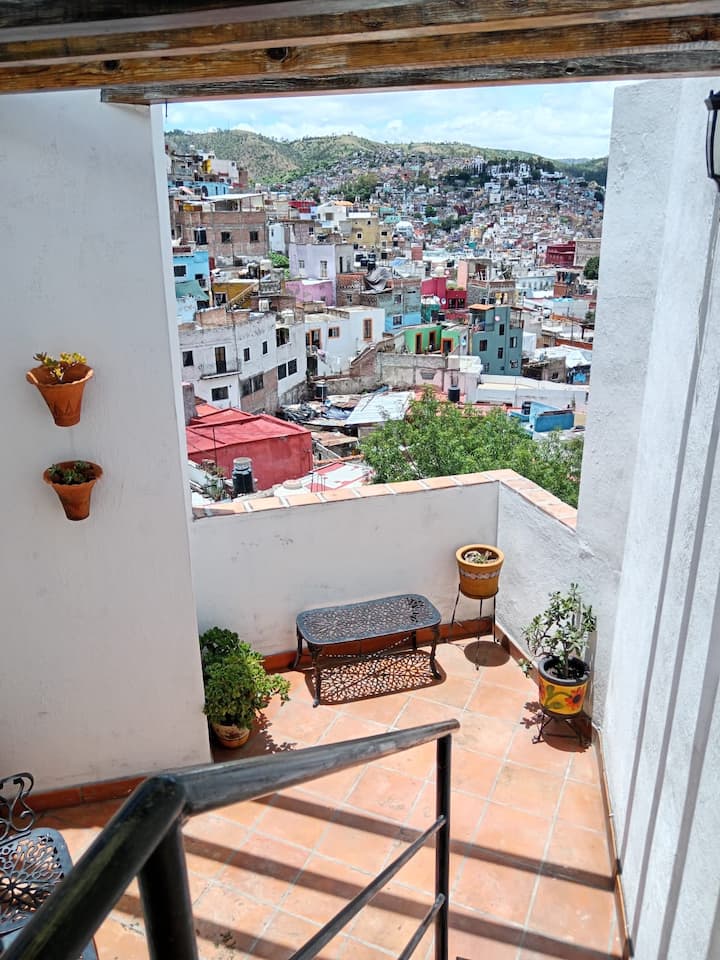 Great Views & Location In Centro - Guanajuato