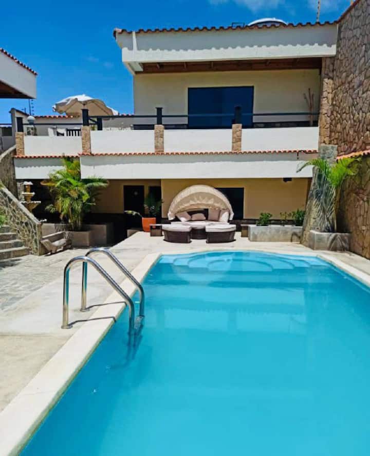 Escapada Tropical En Villa Vizcaya, Chichiriviche - Venezuela