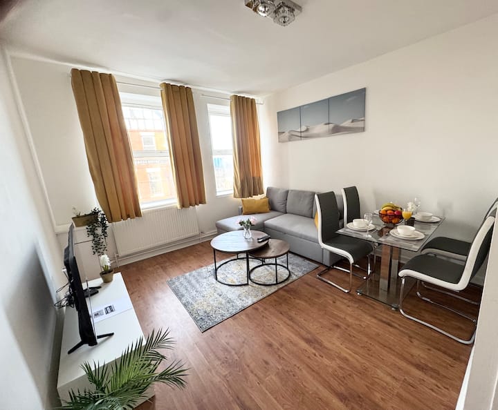 Modern 1 Bedroom Apt In The Heart Of Barry, Flat 2 - Barry
