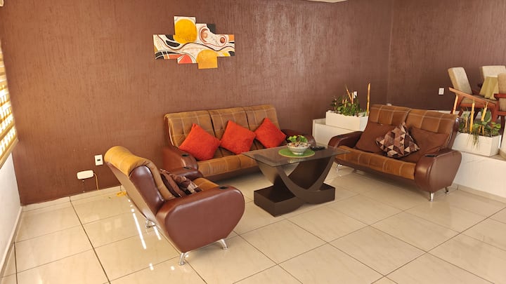 5 Guest Las Américas Area Coffee & Garage Included - Morelia