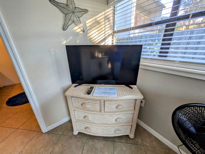 1br Beach Escape - Walk To Sand & Dining - Cocoa Beach, FL