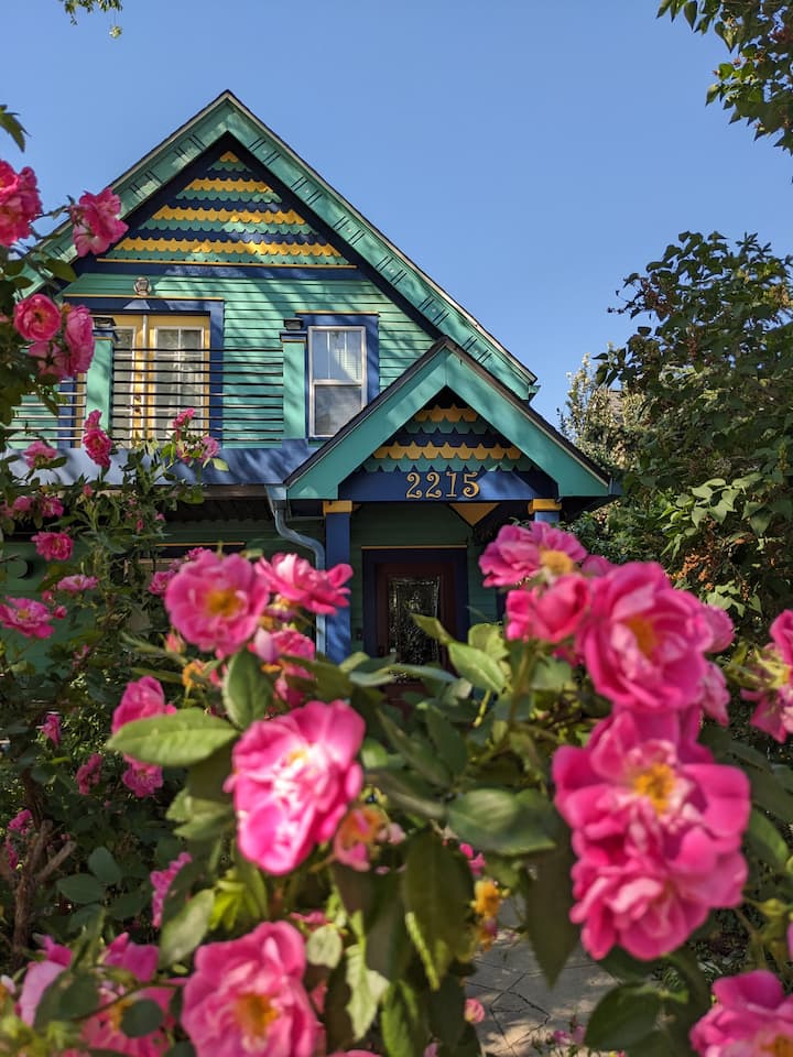 Victorian Beauty In The Heart Of Old Colorado City - Colorado Springs, CO