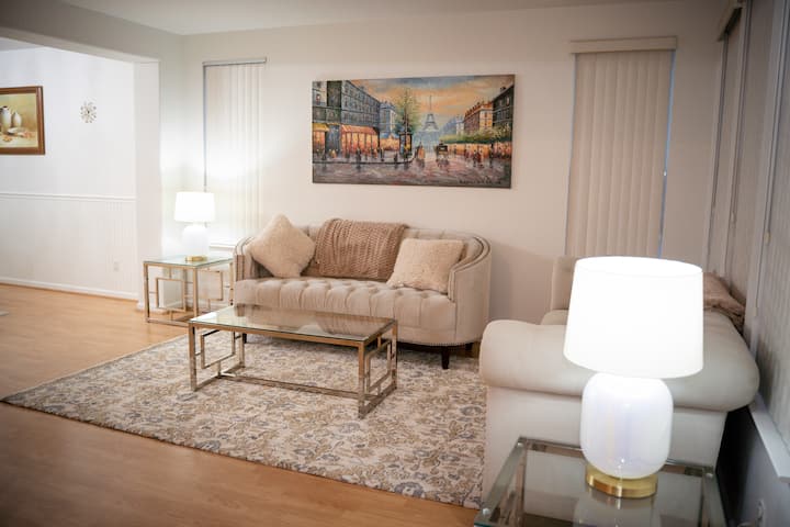 Elegant 4 Bedroom House - Tracy, CA