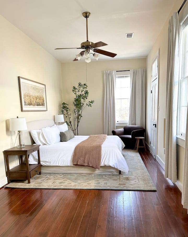 Nola Charm & Modern Comfort - ニューオーリンズ, LA