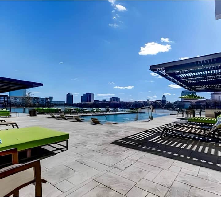 Amazing Apartment In Las Colinas - Irving, TX