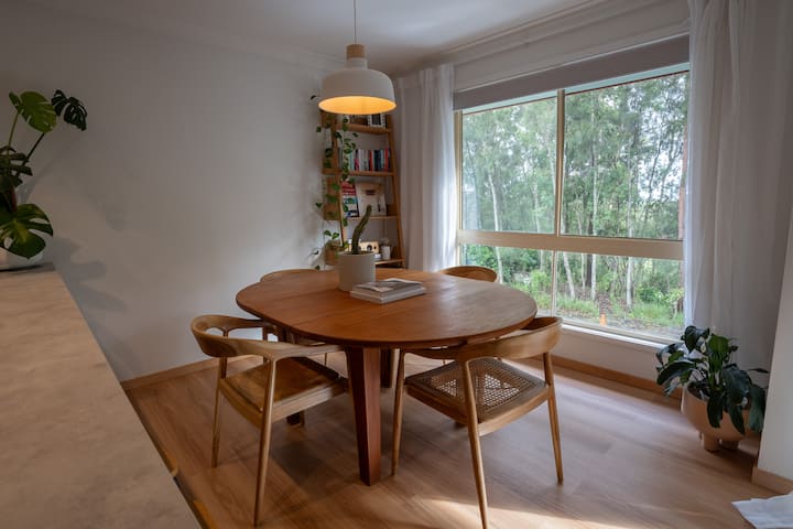 Peaceful Tree House Near Beach - Tweed Heads