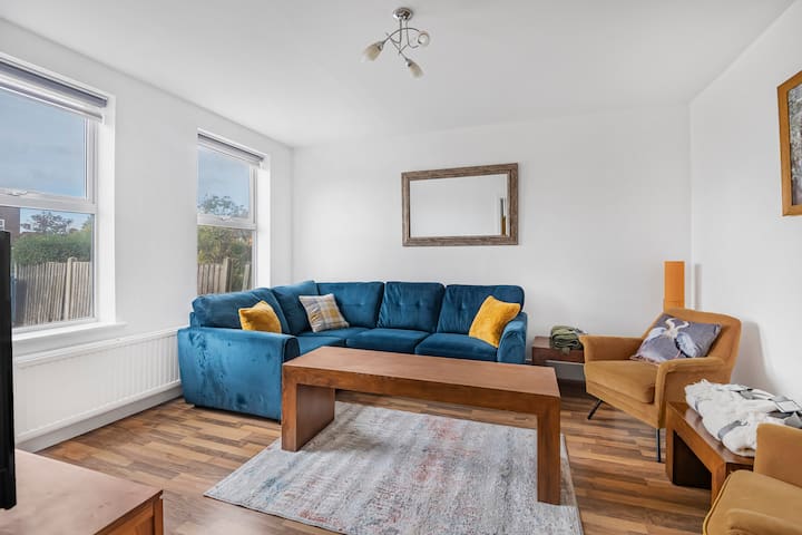 Stylish Family Home, Private Garden And Parking - Harrow
