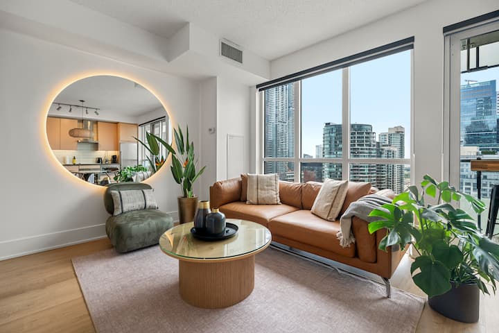 Lux Condo W/ Free Parking, King Bed, Clean, Quiet - Toronto Metropolitan University