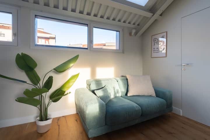 [15 Min Duomo] Attic Design - Wifi - Milan