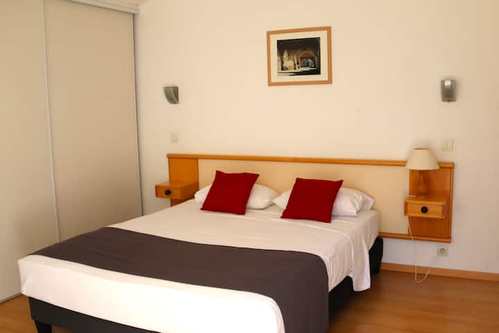 Grande Chambre Gr Lit Baignoire - Monflanquin