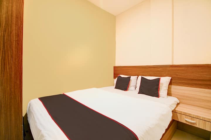 Standard Double | Collection O Radja Homestay - Pekanbaru