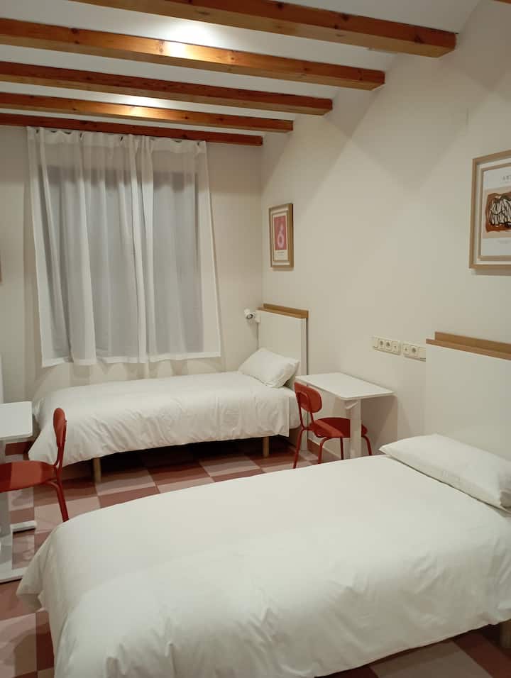 Habitación 2 Camas Y Baño Propio - Palencia